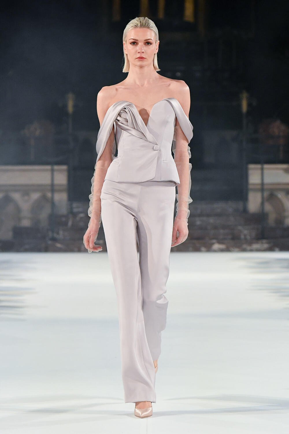 PARIS - CAVIAR COUTURE : défilé printemps-été 2023 - Harper's Bazaar
