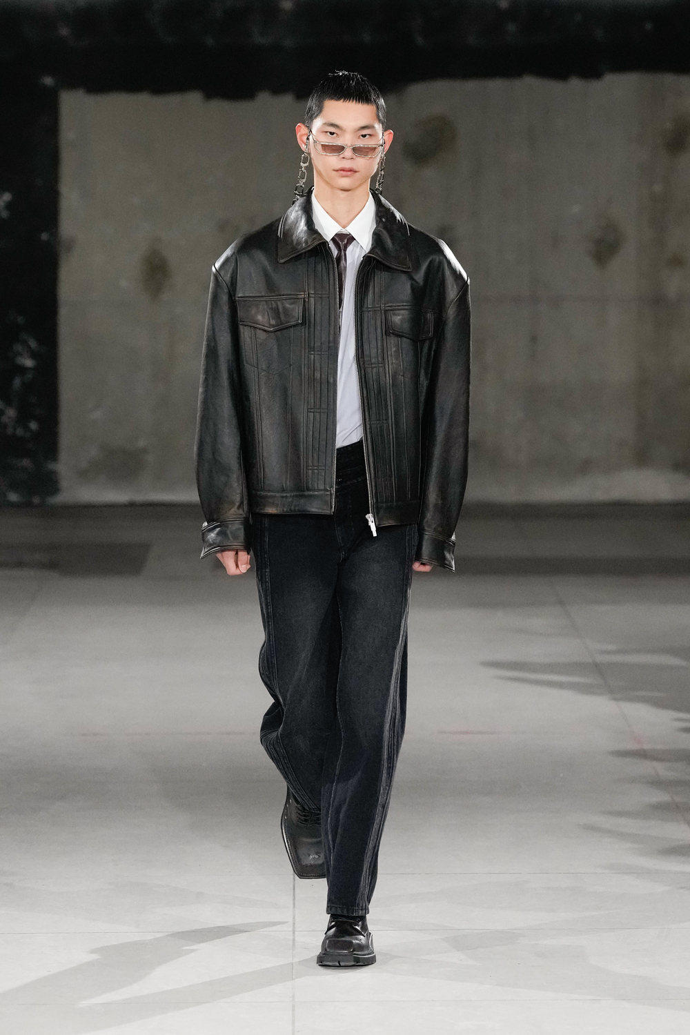 PARIS - CHEN PENG : défilé automne-hiver 24-25 - Harper's Bazaar