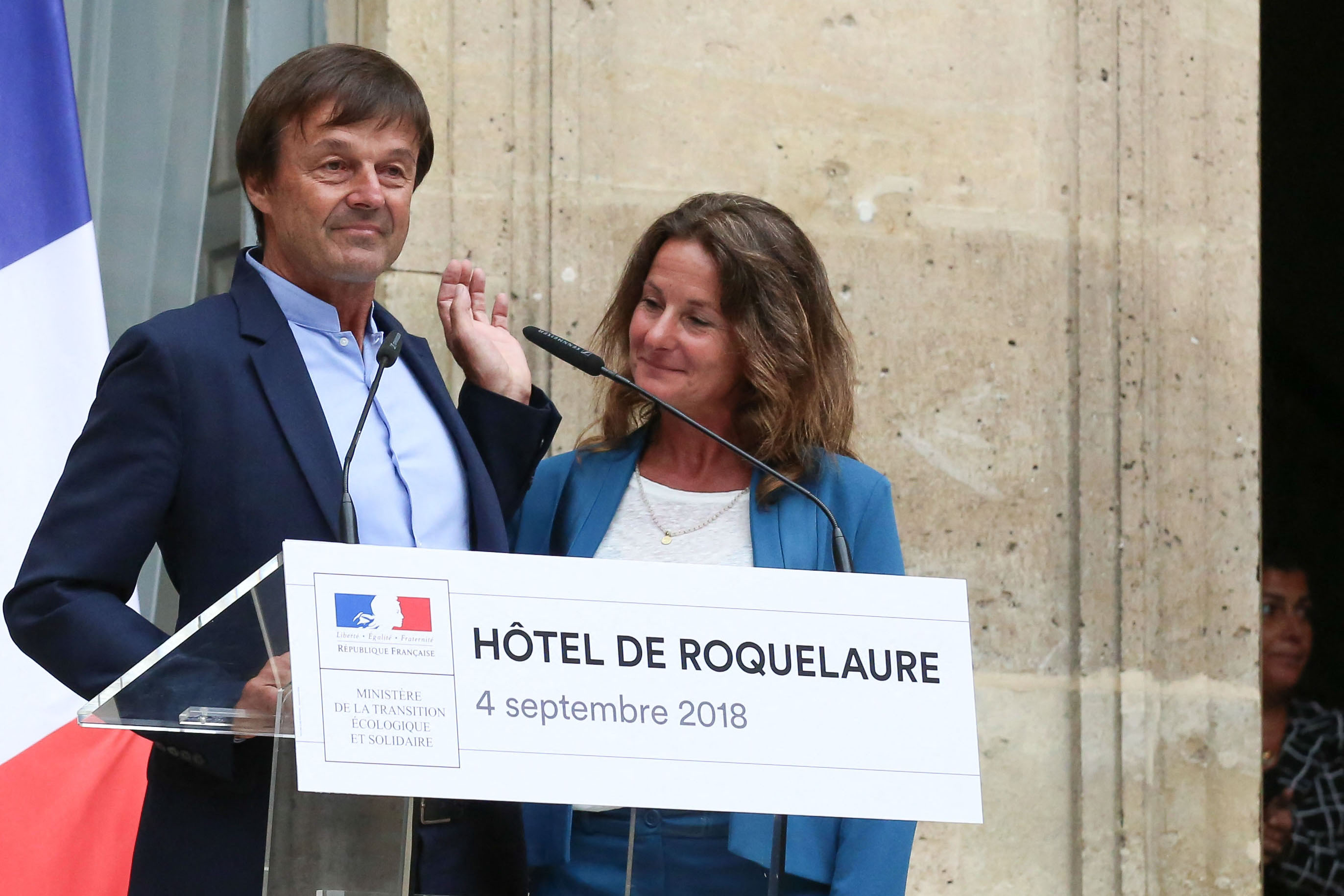 Pierre Mondy : quelles femmes ont marqué sa vie ? - Femme Actuelle