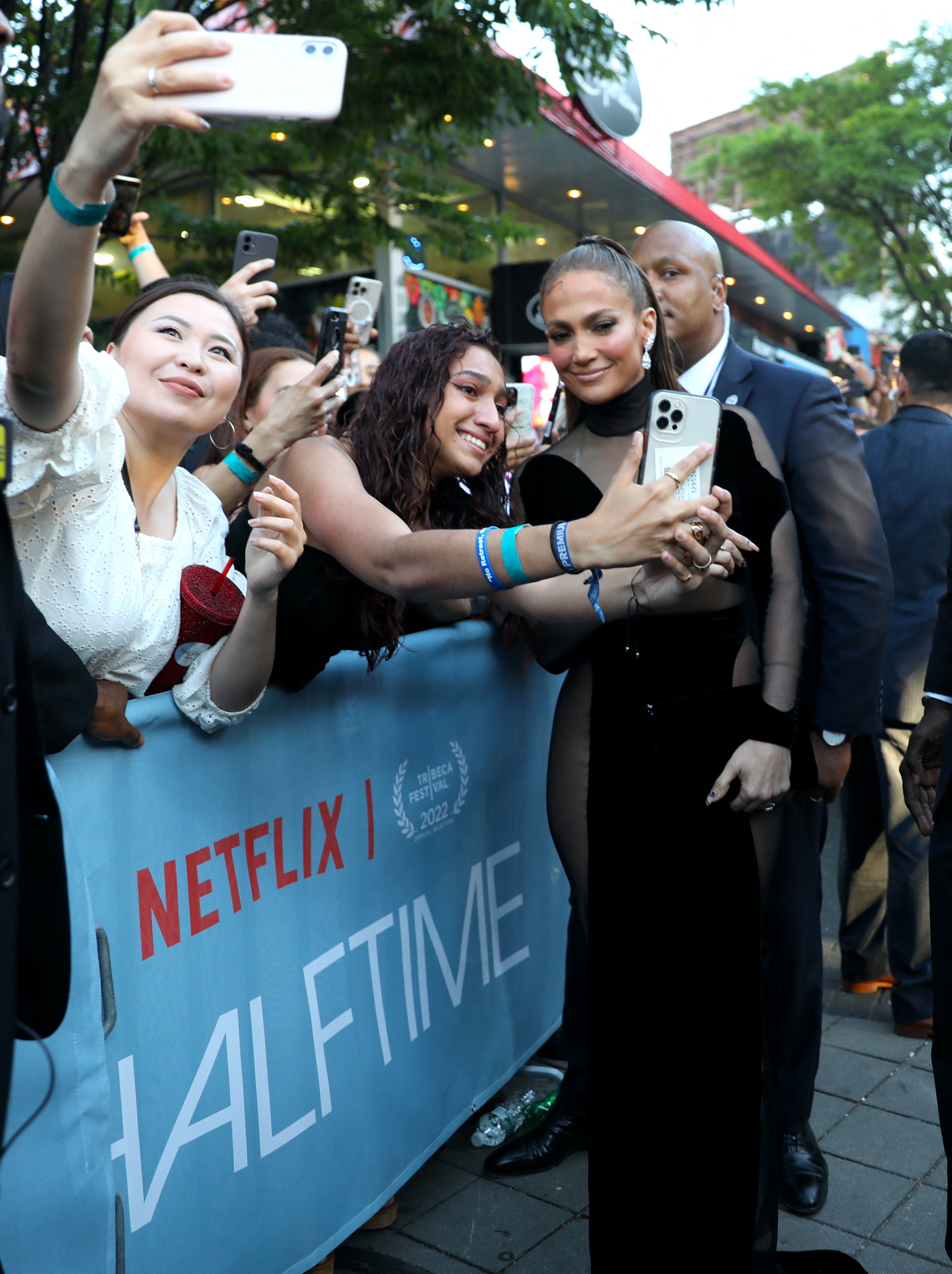 Jennifer Lawrence sublime en robe transparente, Daniel Craig à la cool ...