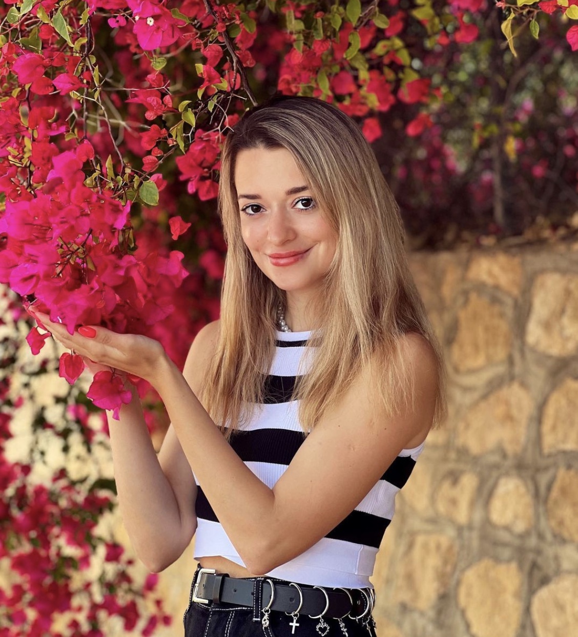 Qui est Elena Berri, la compagne d’Esteban Ocon ? - Télé Loisirs