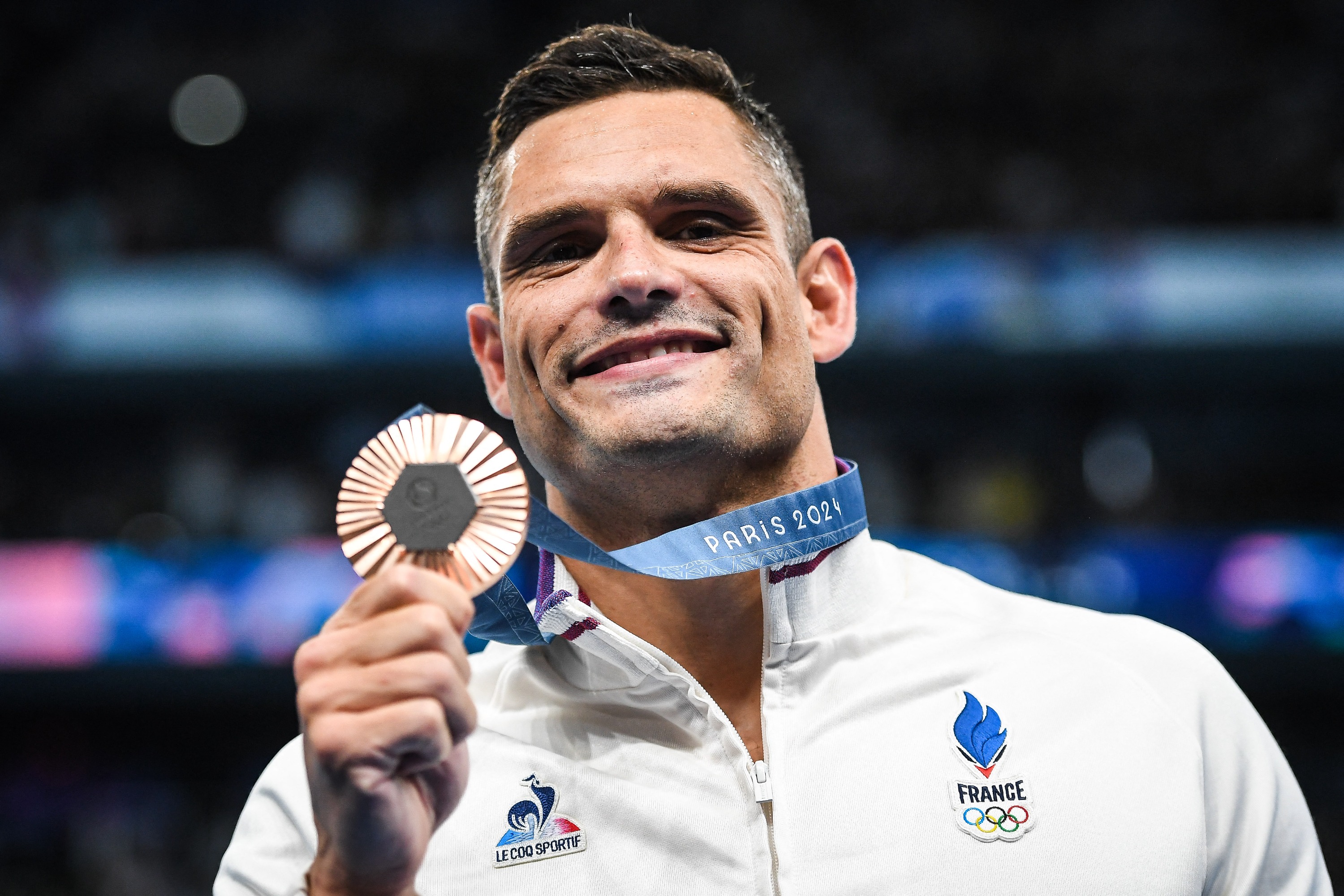 Florent Manaudou très amoureux de sa compagne Lola Dumenil dans le ...